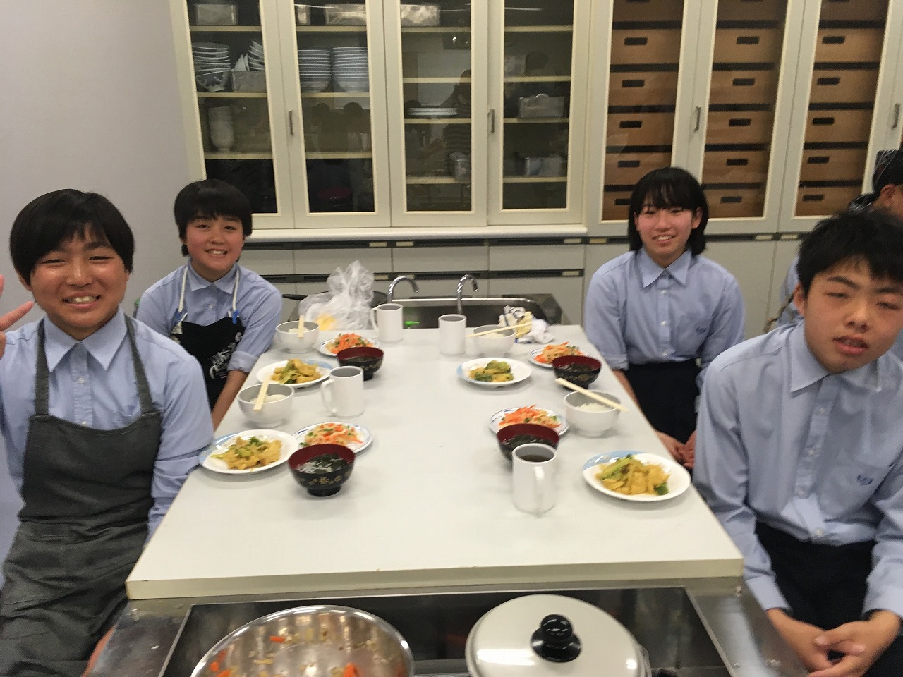 J1-2 J1-4 調理実習② – 学校法人山口高川学園 過去ブログ